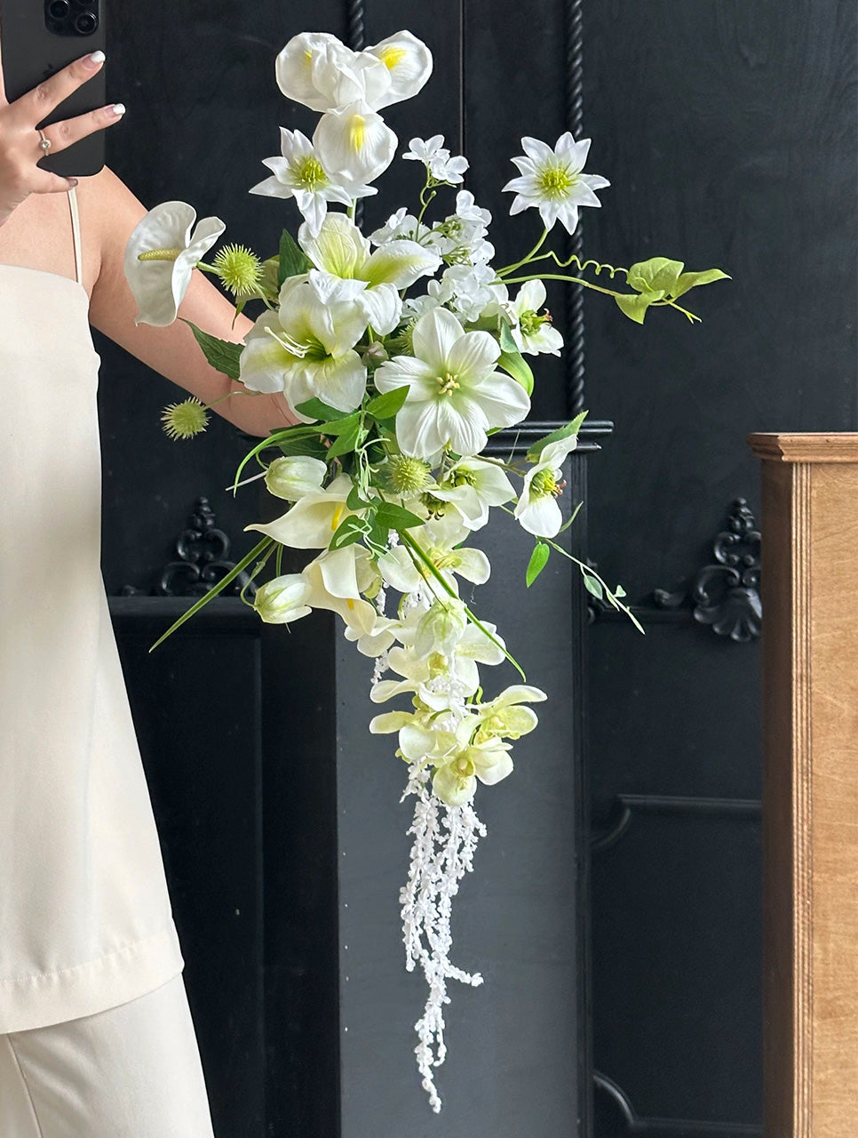 Maison Flowers 清新白色水滴形馬蹄蘭花球
